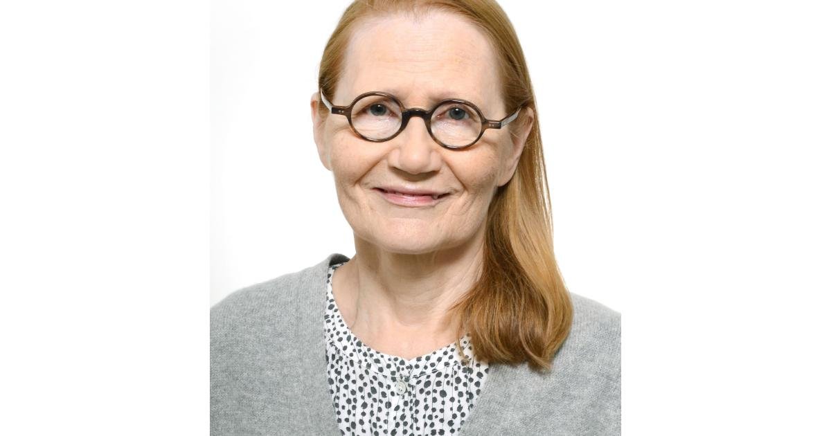 Vuoden eläinlääkäri 2023 Outi Vainio on tunnettu laaja-alaisesta työstä ...