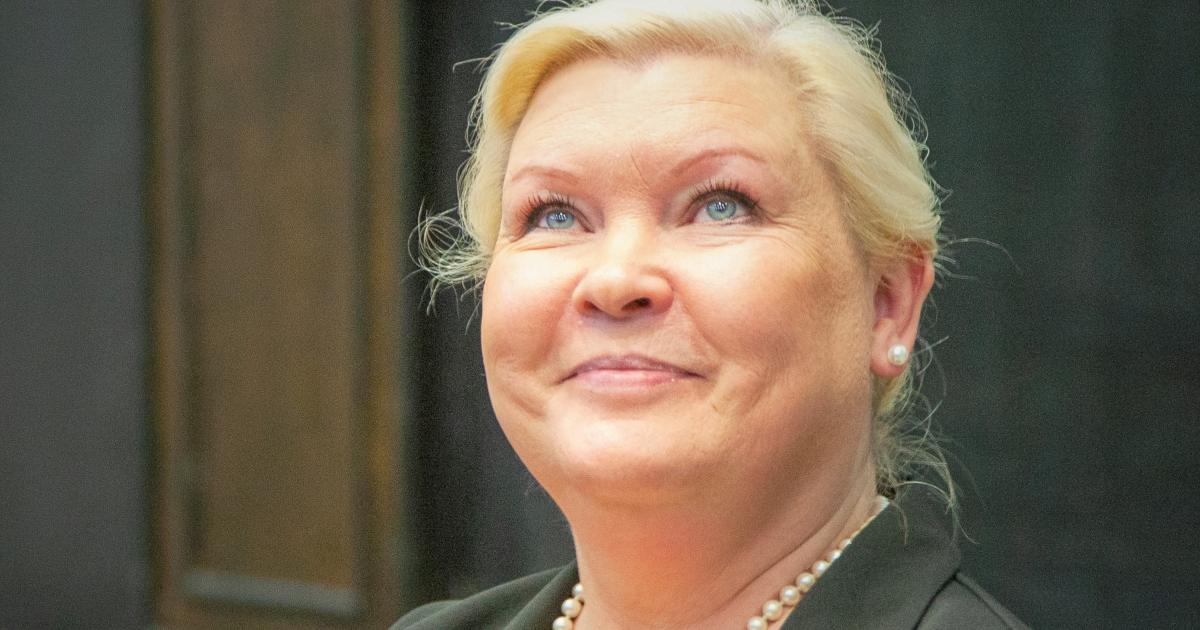 Virpi Valtonen väitteli kanssakuljeskelusta eläinten kanssa ...